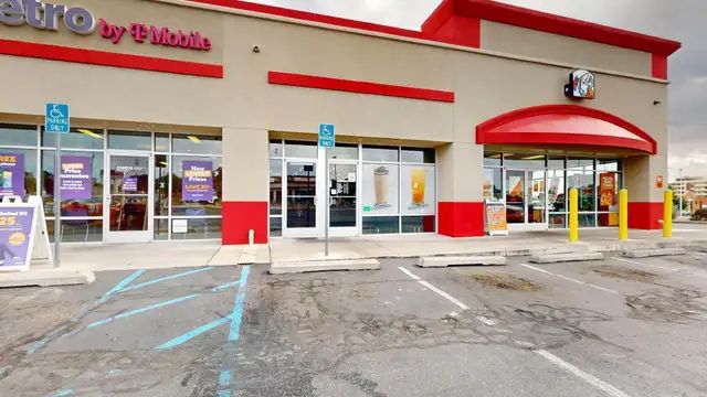 TURNKEY PROFITABLE BOBA TEA FRANCHISE WITH PRIME FRONTAGE