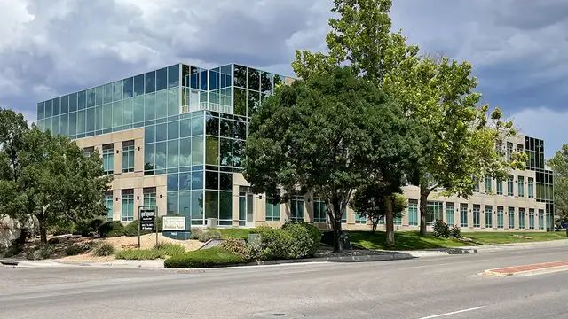 Headline Pointe Office Space