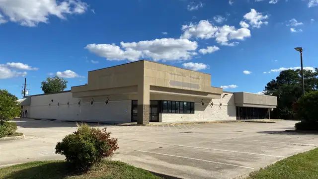 Free-Standing Retail Building