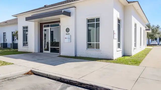 PROFESSIONAL OFFICE SUITE FOR LEASE